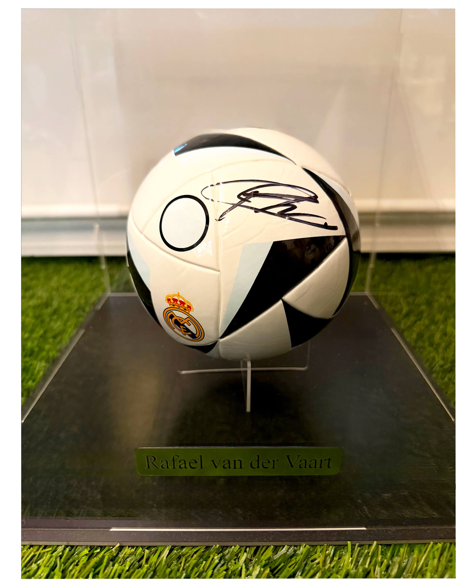 Rafael van der Vaart - Gesigneerde Real Madrid mini bal – SignedKits